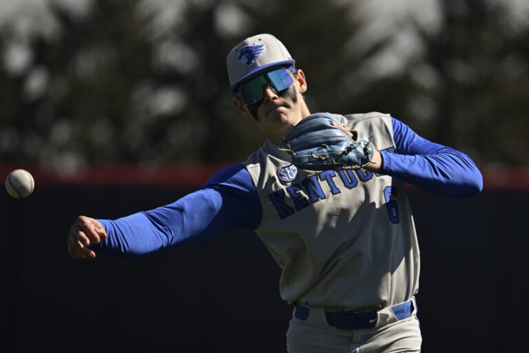 Kentucky’s Tyler Bell Out Indefinitely After Suffering a Shoulder ...